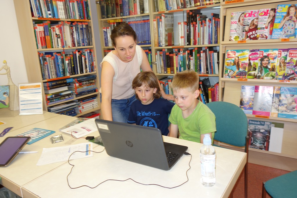 Digital Lab, Playing and Exploring Tablet Computers: an activity from ...